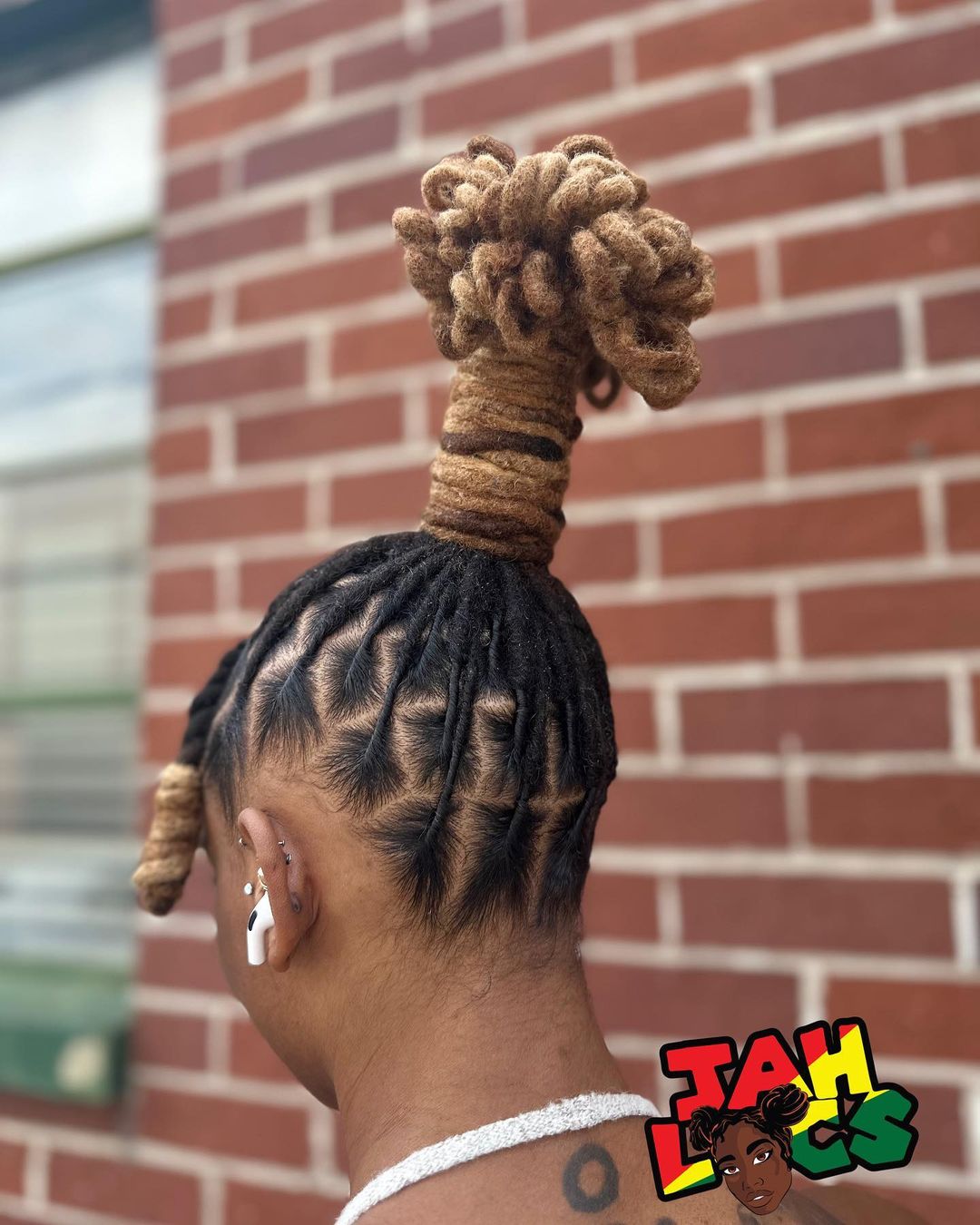 31 Female Dreadlocks Styles [+ Sisterlocks]