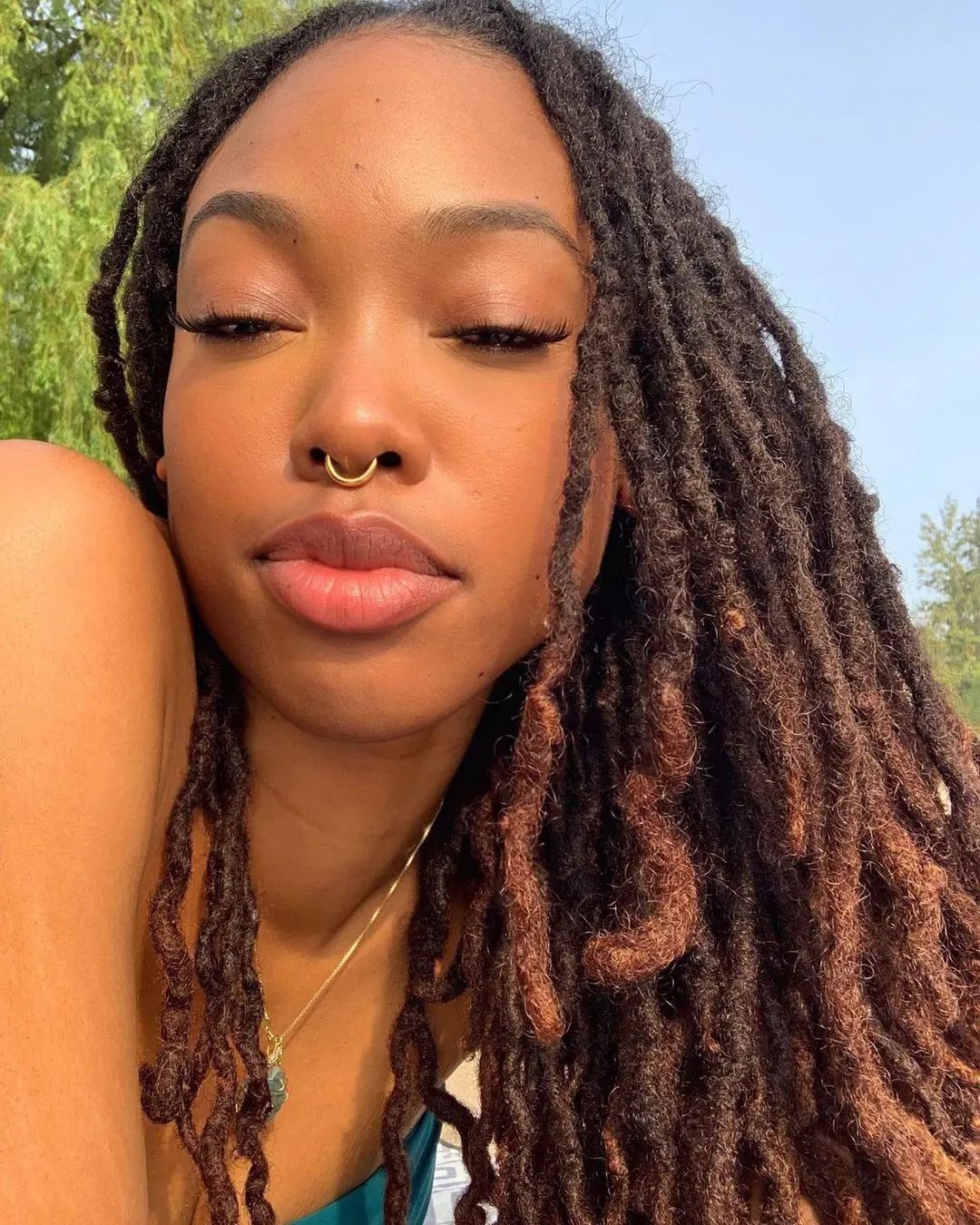 31 Female Dreadlocks Styles [+ Sisterlocks]
